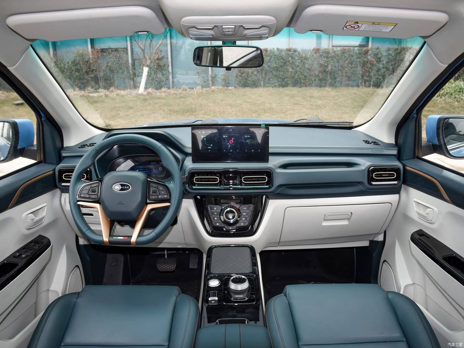 SWM Motors EDi 2023 : Le Luxe Électrique Hybrid chinois à 18000€