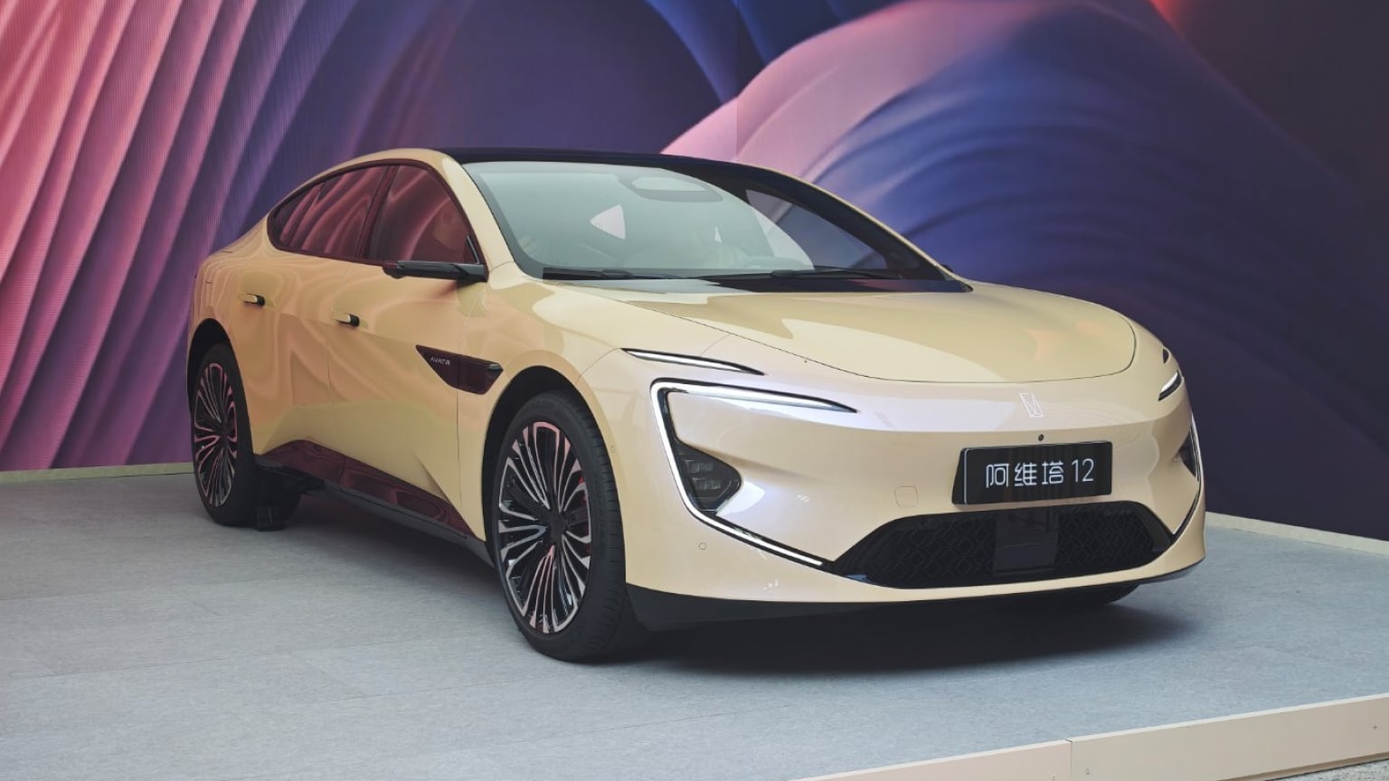 Avatr 12 EREV : La Berline Électrique de CATL avec 1 155 km d'Autonomie à Partir de 37 900