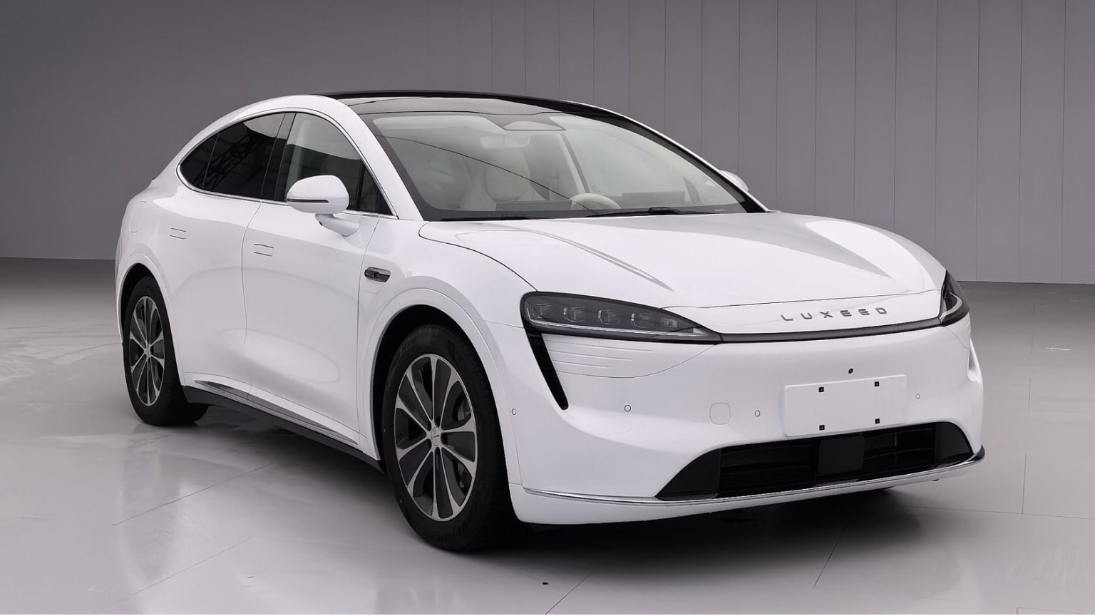 Huawei et Chery Présentent le Luxeed R7 EREV : Le SUV Hybride Rechargeable de Luxe Prêt à ...