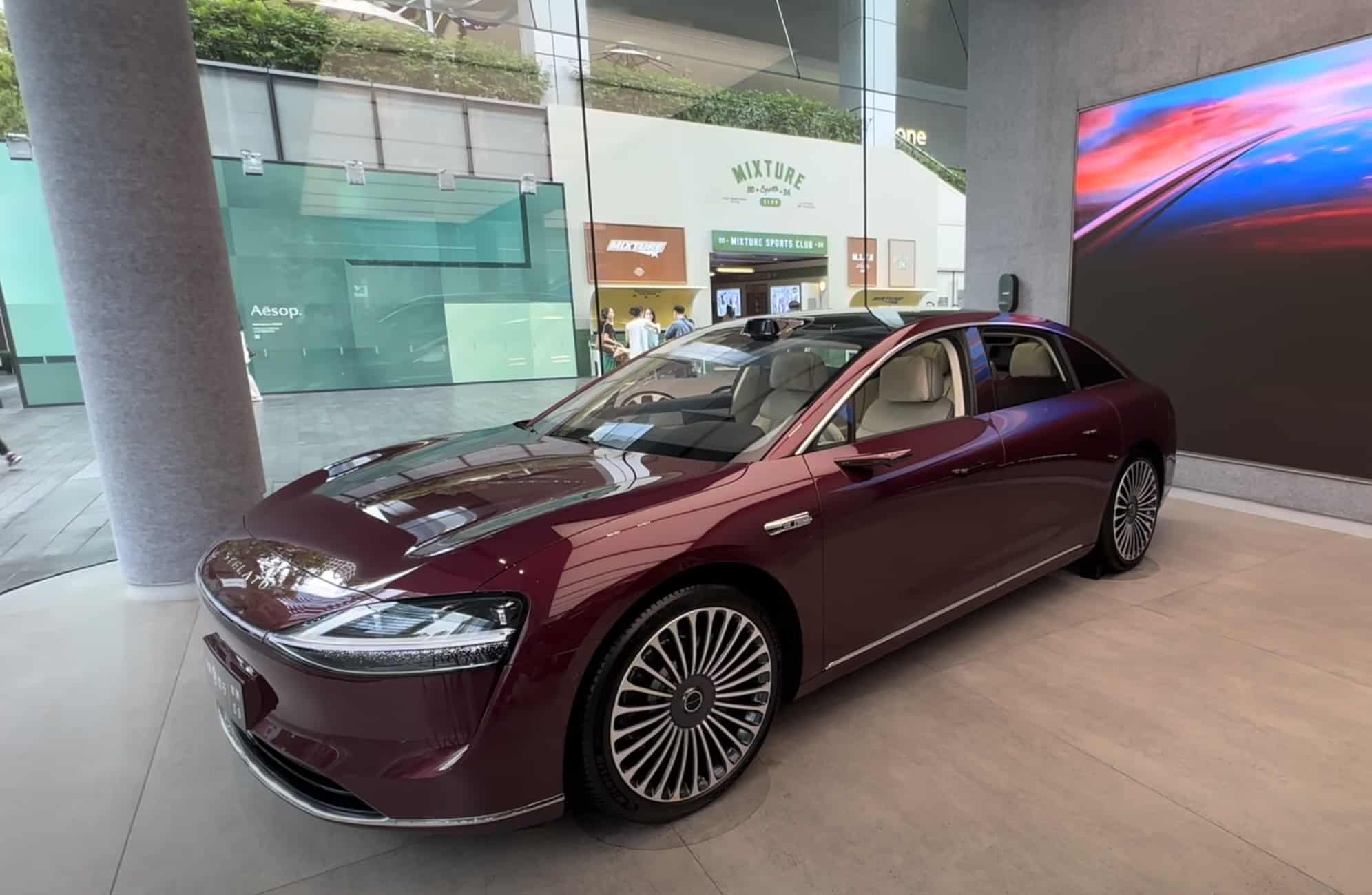 Huawei Stelato S9 : Une Limousine Électrique Futuriste signée Huawei ...